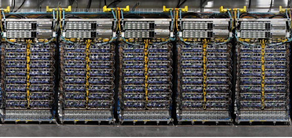 » 光インターコネクトの可能性を示すGoogleのAIスーパーコンピュータ